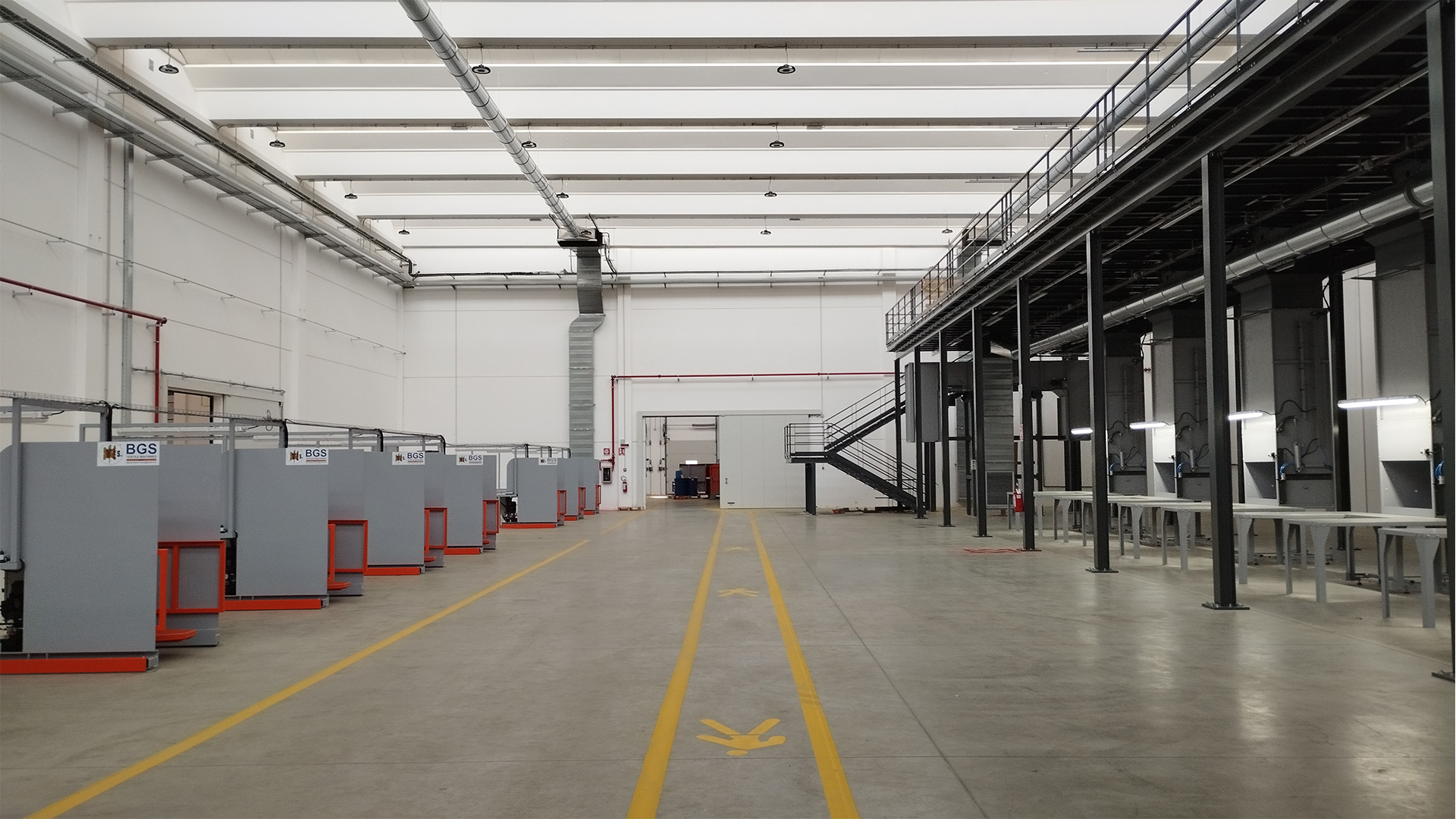 Vesti Solidale inaugura il TEXTILE HUB di Rho - Fondazione Social ...